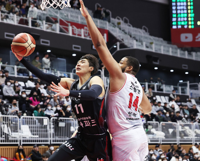 Basketball: Suwon KT Sonicboom vs. Anyang KGC