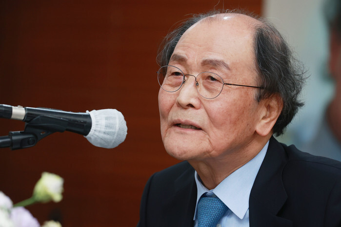 S. Korean novelist Jo Jung-rae